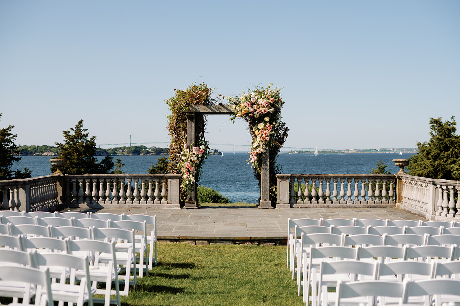 Colorful Wedding at Castle Hill Inn in Newport, RI - Hope Allison ...