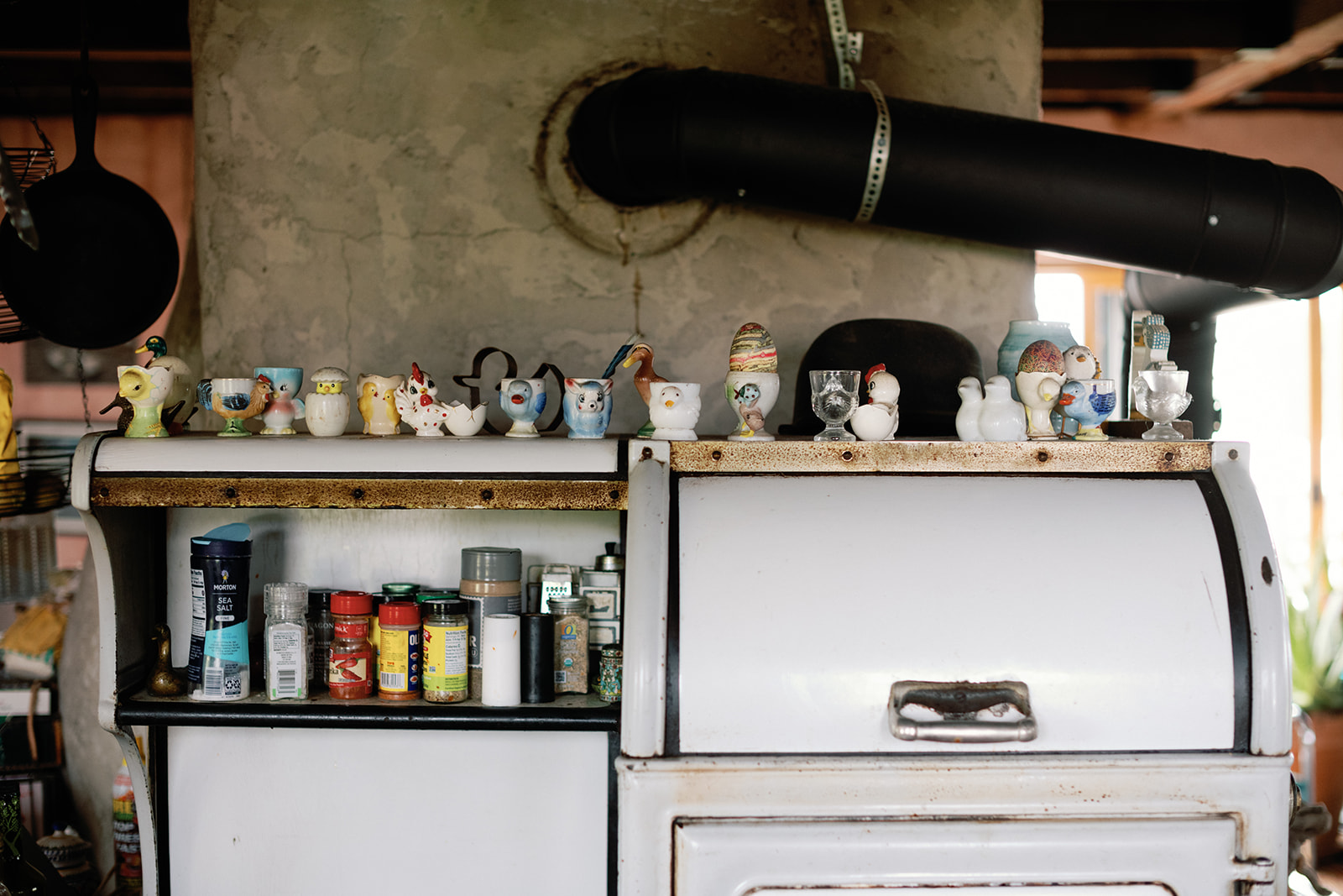 Colorful Aquinnah Martha’s Vineyard Wedding | Ceci & Matt - Hope ...