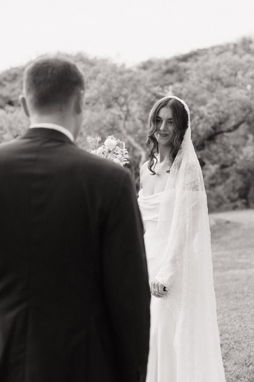 Colorful Aquinnah Martha’s Vineyard Wedding | Ceci & Matt - Hope ...